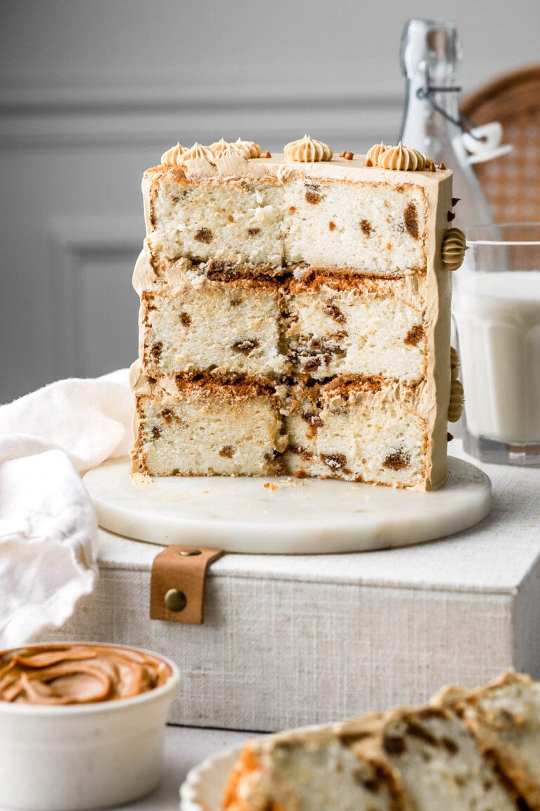 Lotus Biscoff Cake - Baran Bakery