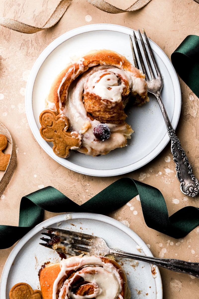 Gingerbread Cinnamon Rolls - Baran Bakery