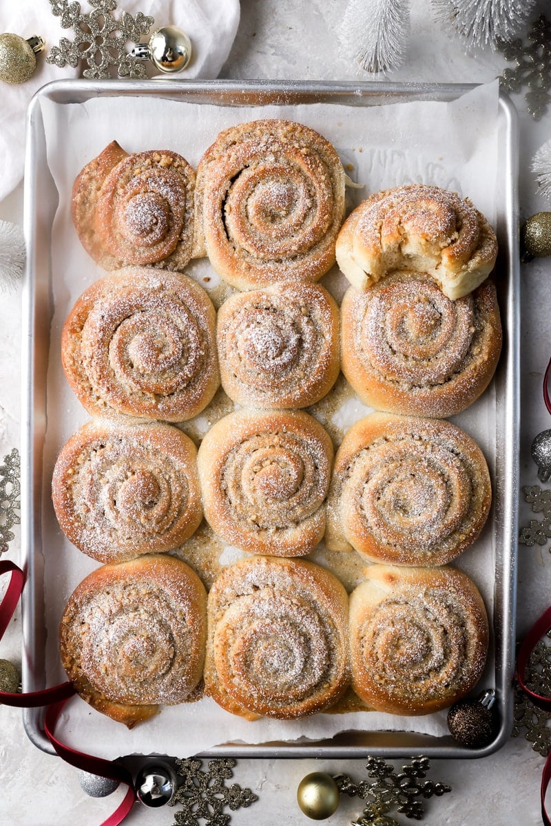 Vanilla Walnut Rolls - Baran Bakery